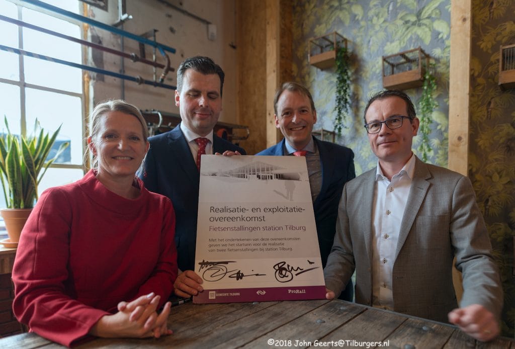 Zilveren Erepenning voor Mario Jacobs • Tilburgers.nl - Nieuws uit Tilburg