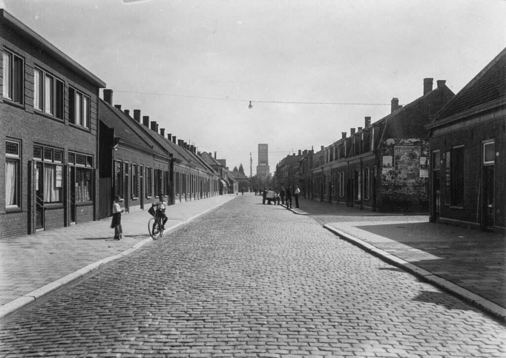 Destijds: 1934 Molenstraat en Tilburg Stad • Tilburgers.nl • Destijds...